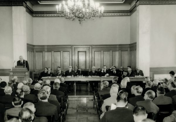 Ξενοφών Ζολώτας, 100 χρόνια ζωής σε ένα αρχείο | Protagon.gr