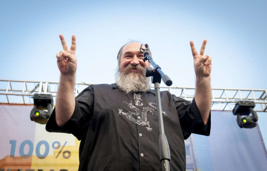 Κηδεία-«φινάλε» για τον Τζίμη Πανούση | Protagon.gr