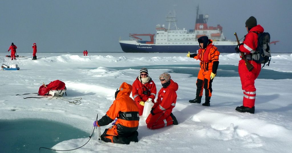 Σήμα κινδύνου: γέμισε πλαστικά και ο Αρκτικός Ωκεανός | Protagon.gr