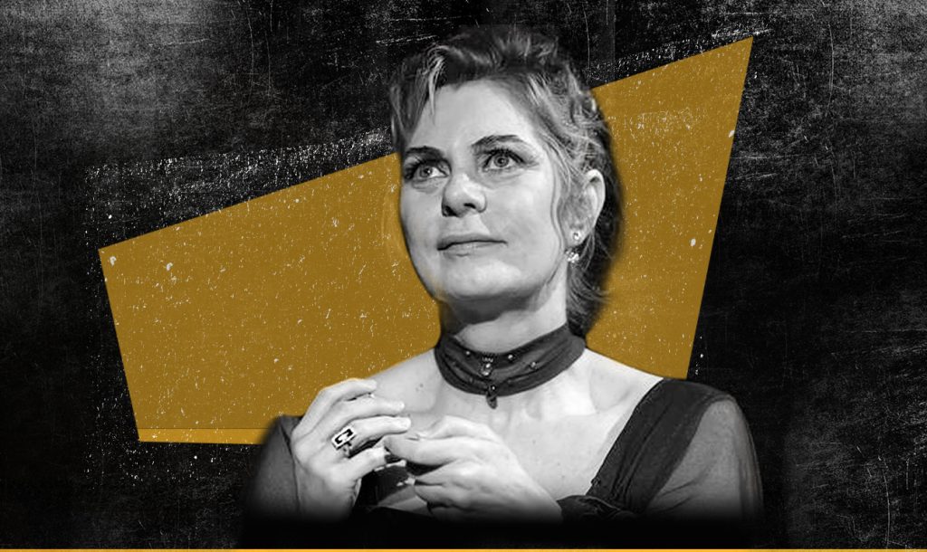 Η δασκάλα με τα χρυσά μάτια | Protagon.gr