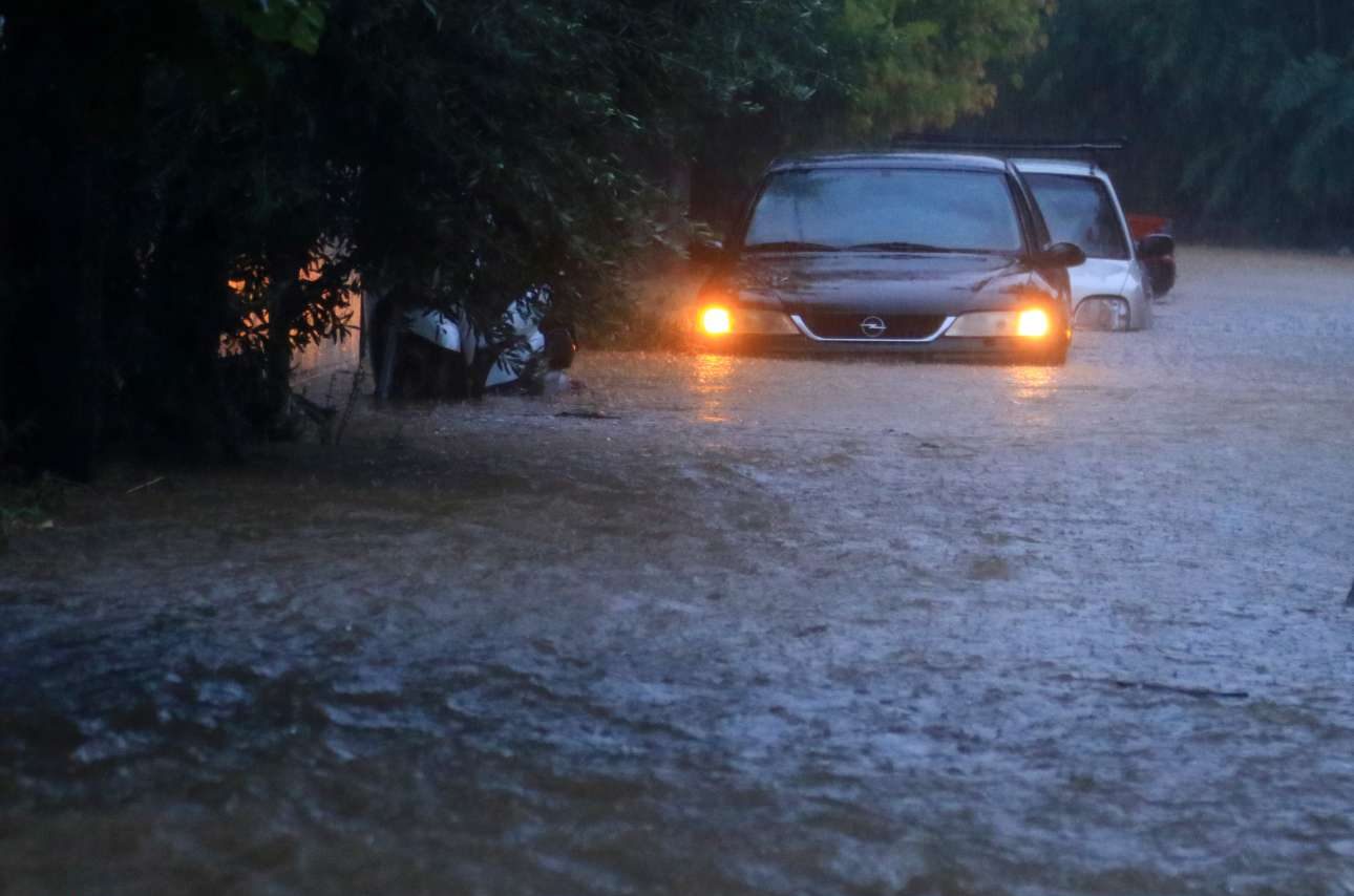 Η κακοκαιρία Daniel «έπνιξε» τον Βόλο | Protagon.gr