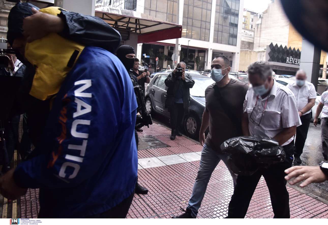 Στα δικαστήρια Πειραιά οι συλληφθέντες για το θάνατο του 36χρονου | Protagon.gr