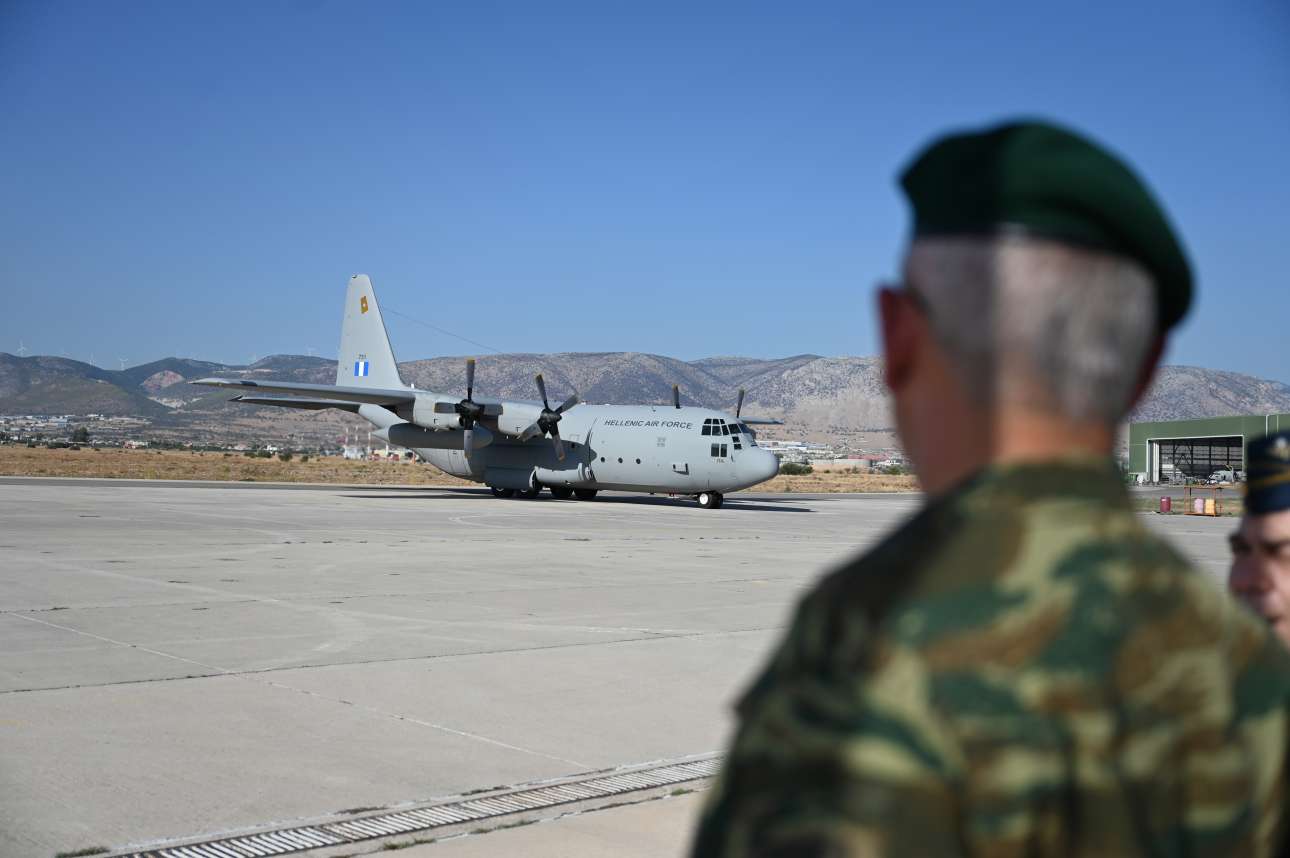 Απομακρύνθηκαν με C-130 από τον Λίβανο 22 Ελληνες και 38 Κύπριοι | Protagon.gr