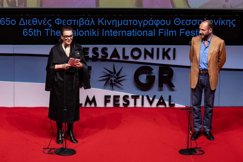 Με αναφορές στον... Παΐσιο η βράβευση της Μπινός και του Φάινς στο Φεστιβάλ Θεσσαλονίκης ...