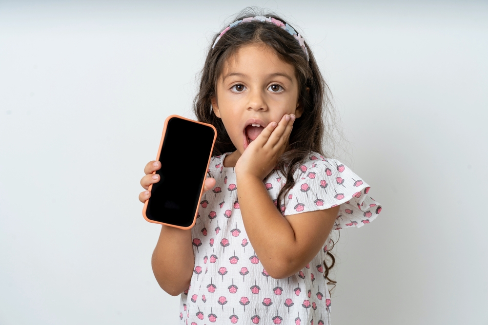 Πώς θα «σώσει» τα παιδιά η μη πρόσβαση στα social media; | Protagon.gr