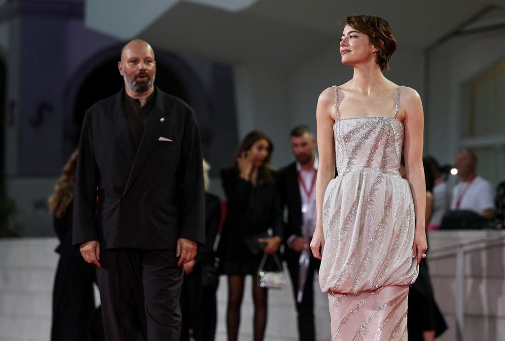 Η «εξωγήινη» Εμα Στόουν και η «Βουγονία» | Protagon.gr