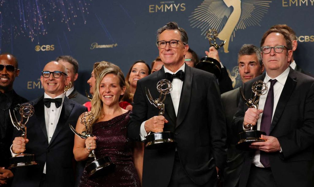 Πολιτικός θρίαμβος του Στίβεν Κολμπέρ στα 77α Emmy | Protagon.gr